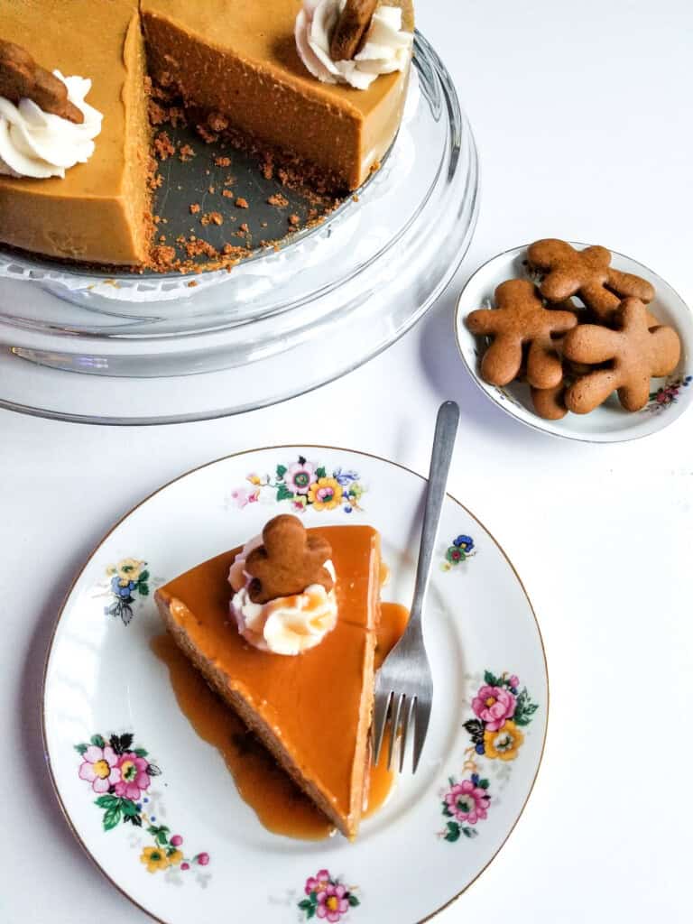 Gingerbread Cheesecake - Crumbs & Caramel