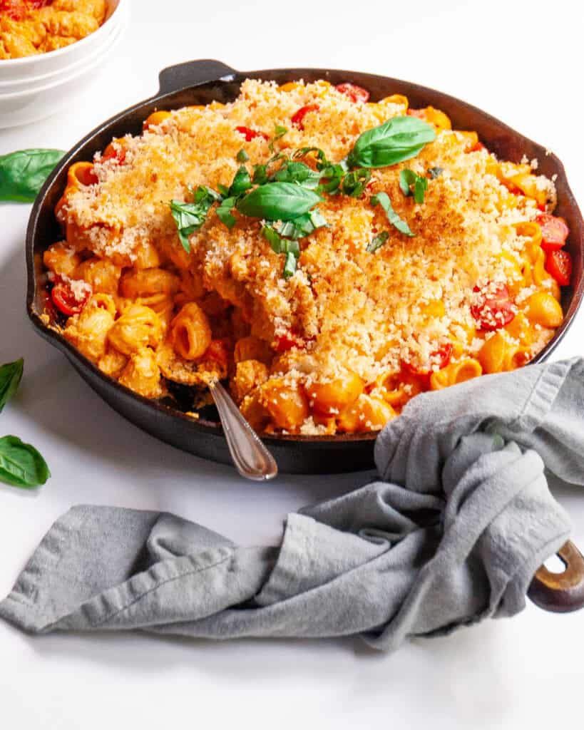 Creamy Pasta with Roasted Tomatoes and Crispy Topping - Crumbs & Caramel